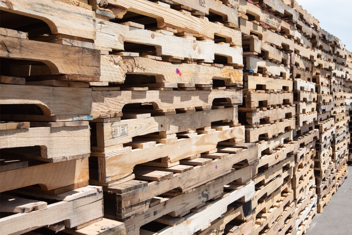 4 Factors To Consider Before Buying Recycled Pallets